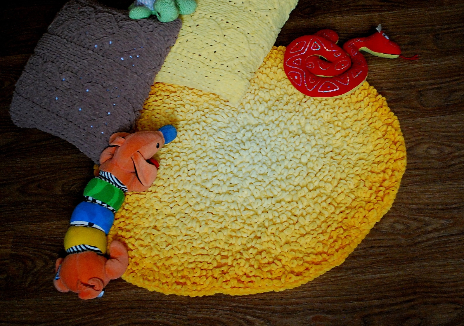 Circle Yellow Fluffy Rug, Warm Soft Rug, Gift for Kids - Etsy