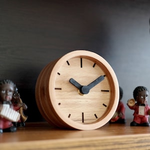 Handmade Birch Plywood Round Table Clock - 4.33 Inch Diameter - Etsy
