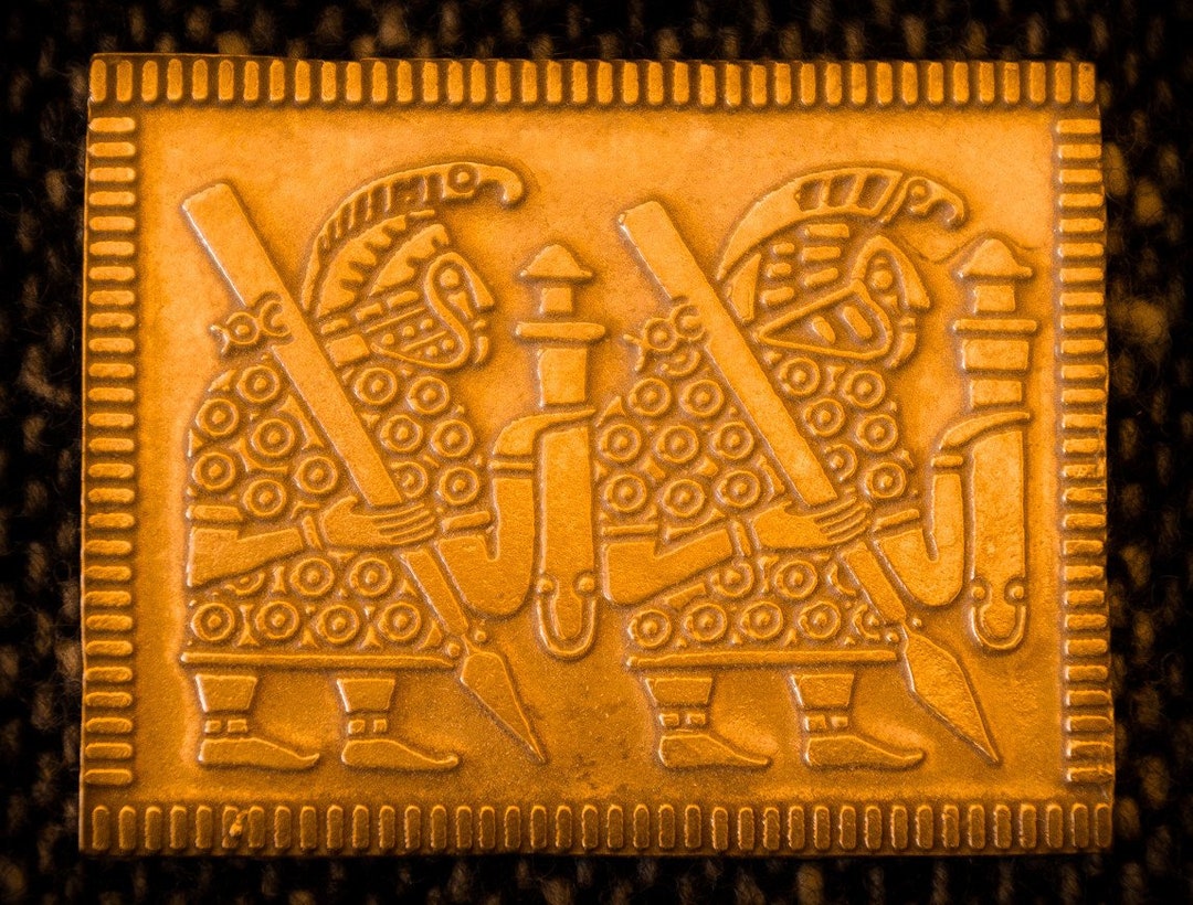 Helm Plaque - Right Facing, With Spears - PV01 - Etsy