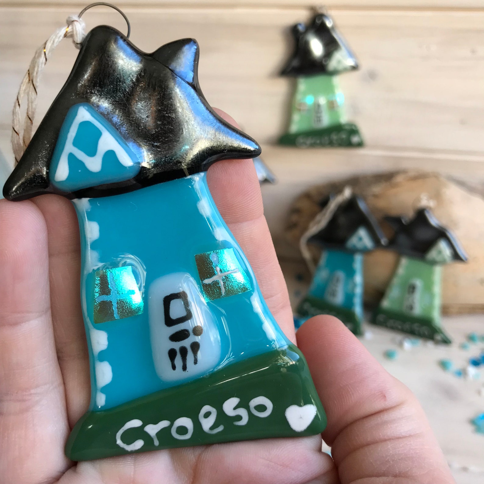 1 Cute Croeso Welsh House Handmade Glass Decoration, Welcome to Wales ...