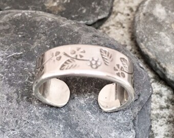 Flower toe ring | Etsy