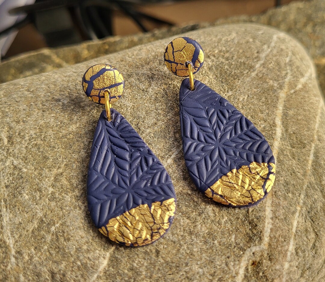 Boucles d'oreilles en pâte polymère or bleu/ Boucles d'oreilles bleu ...