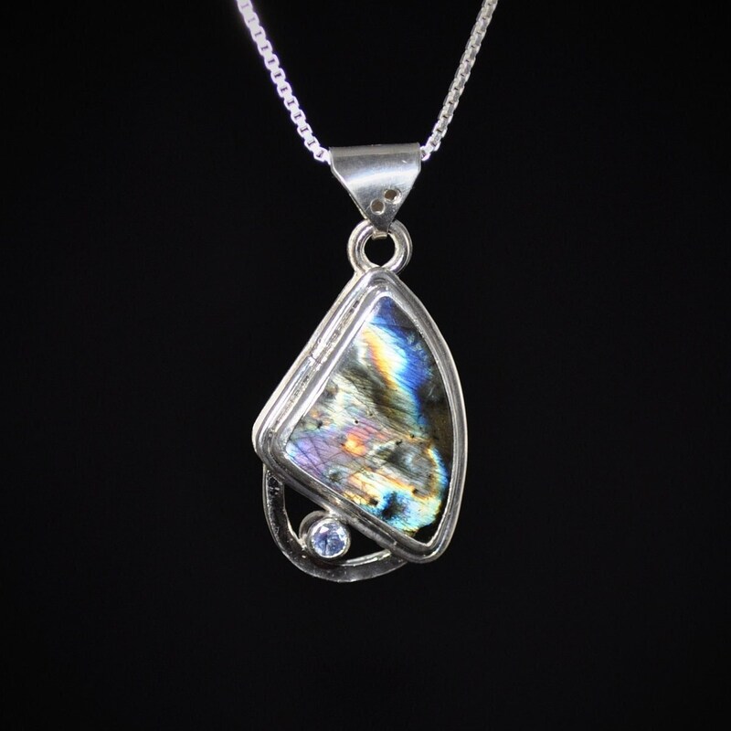 Spectrolite Pendant - Etsy