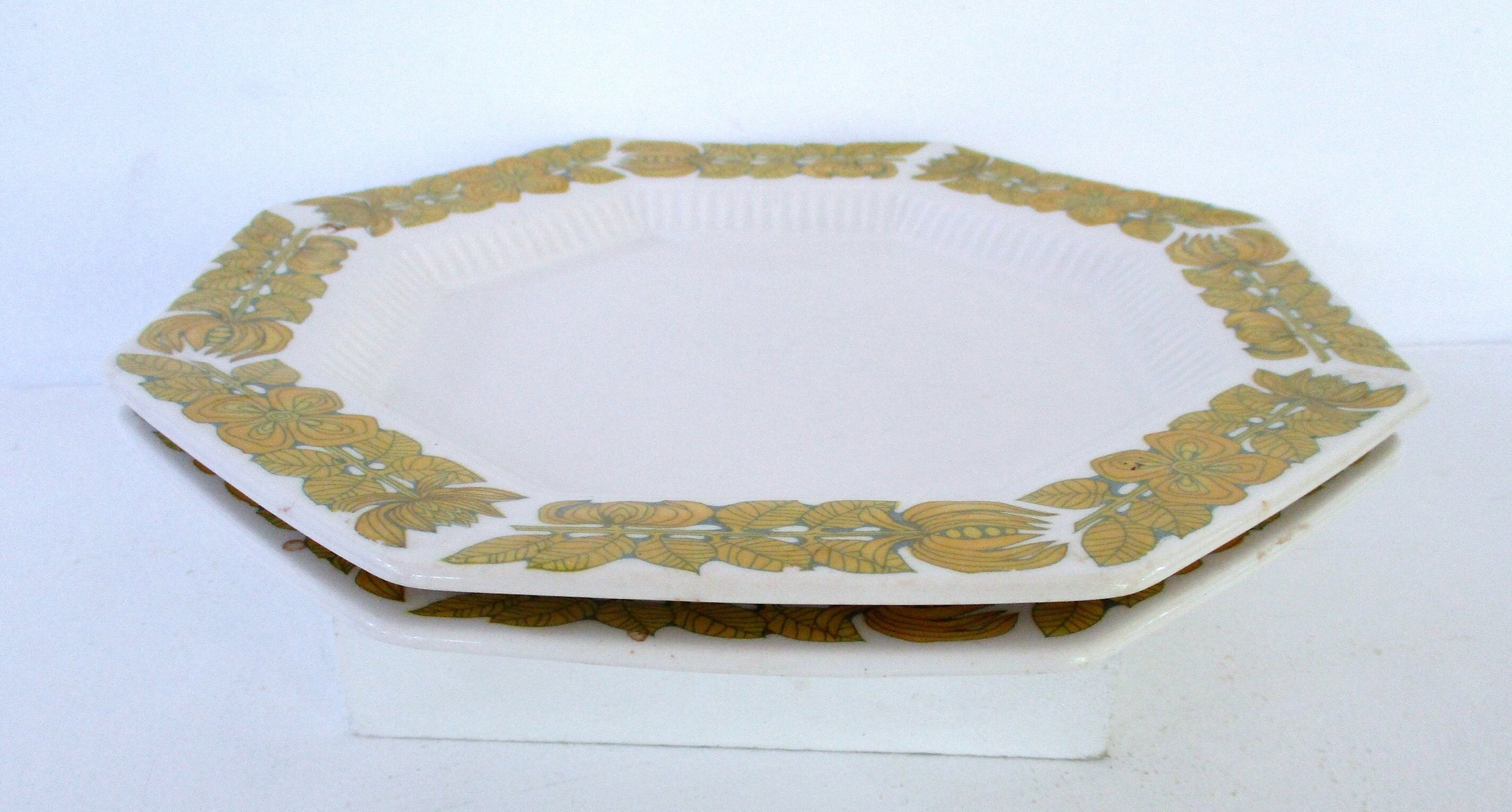 Vintage 2 Ceramic Plates,octagonal Shape 11",10.75"dinner Plates ...