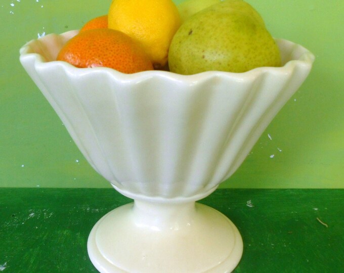 Vintage Ceramic Pedestal Bowl,harry & David Fruit Bowl,cream-white ...
