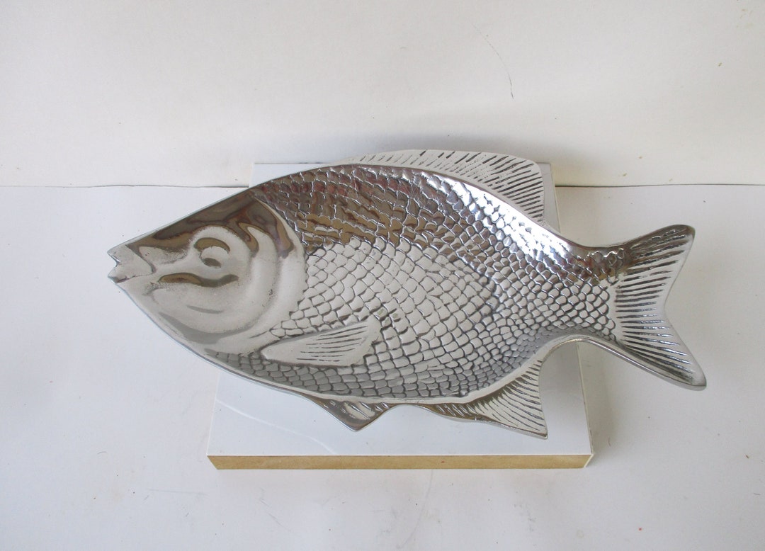 Vintage Silver Cast Aluminum Tray, Fish Shape Embossed Serving Tray/11. ...