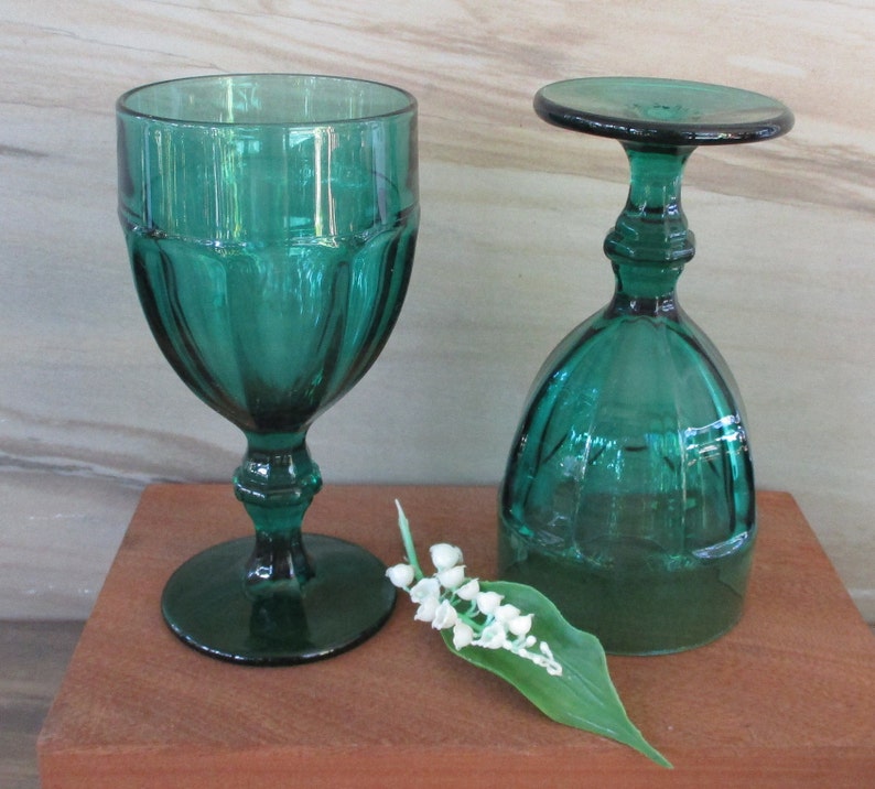 Vintage 2 Green Glass Goblets10 Oz Beverages Glassesmade by - Etsy