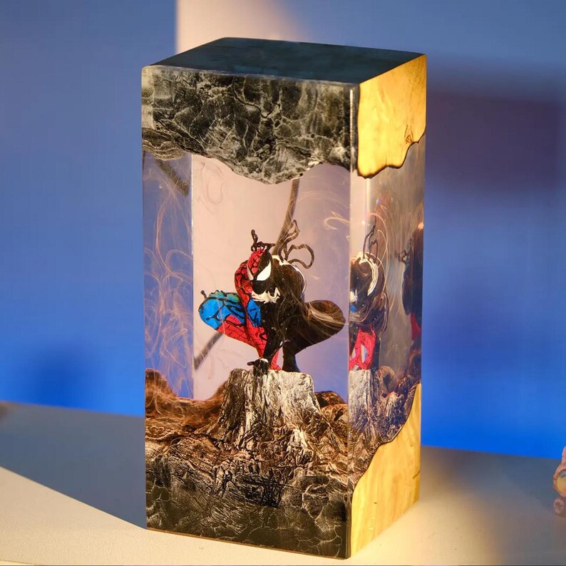 Spider-man Vs Venom Resin Diorama Lamp – Handmade LED Light – Marvel ...