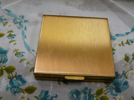 Gold Toned Volupte Compact with Box, 1950's Era Compa… - Gem