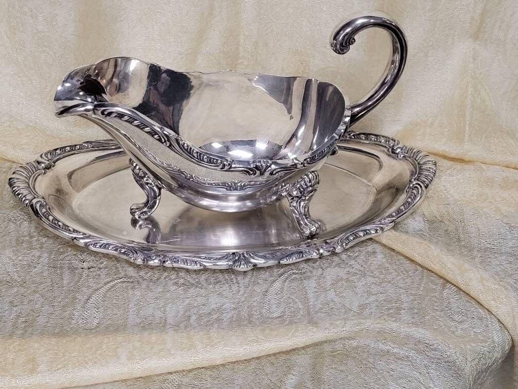 Southern Colonial Silver Plate Gravy Boat With Underplate by Fine Arts ...