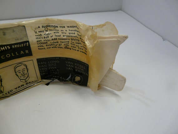 Antique Victorian Collar Box With A Package of Van He… - Gem