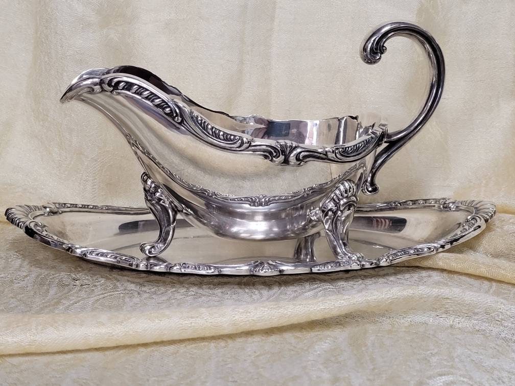 Southern Colonial Silver Plate Gravy Boat With Underplate by Fine Arts ...
