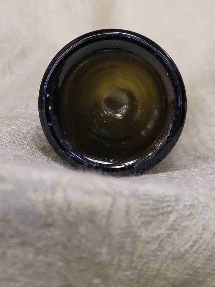 Olive Green Turn Mold Bottle, Deep Indented Bottom 1880s-1910 Green ...