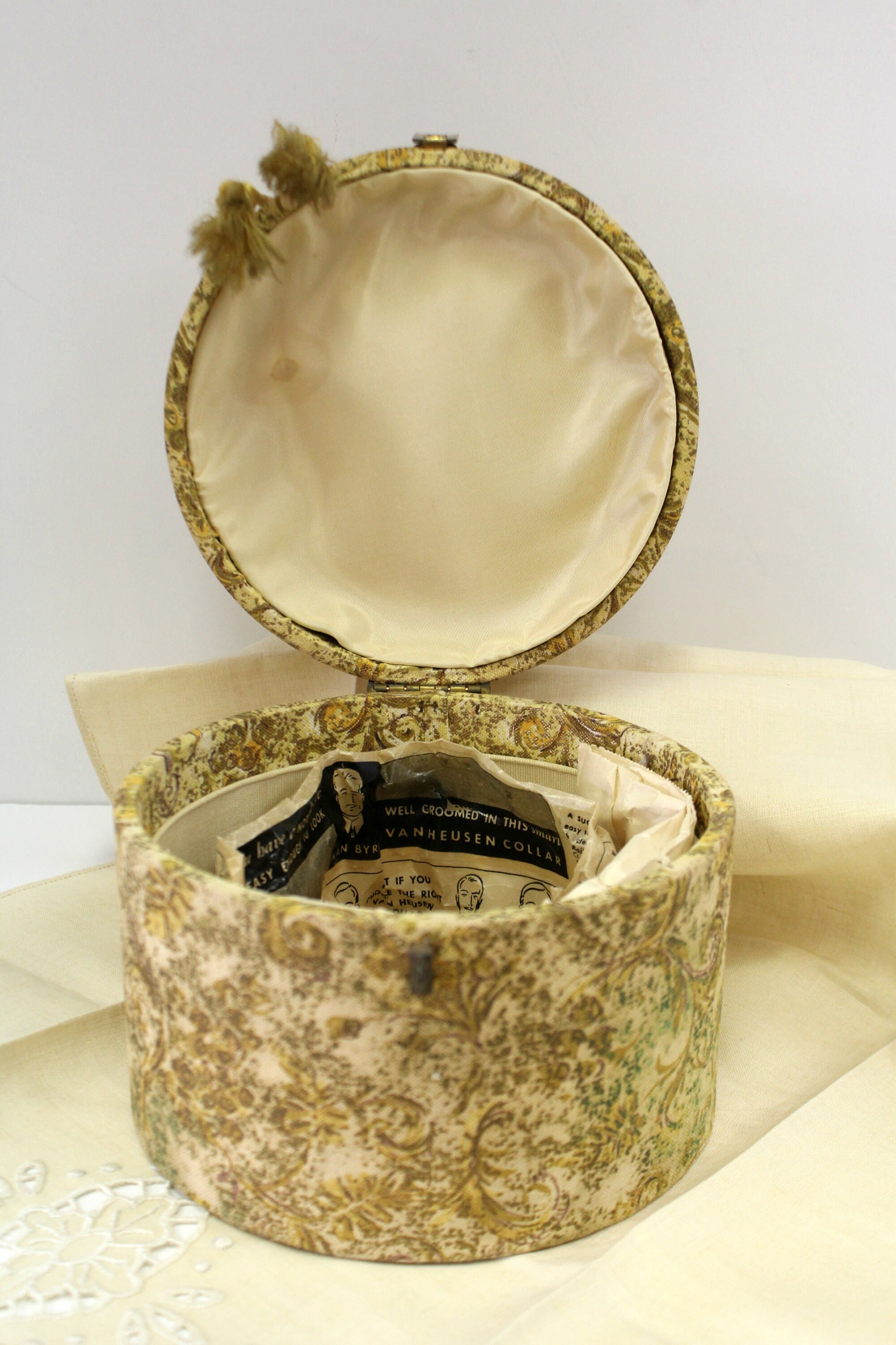 Antique Victorian Collar Box With A Package of Van Heusen Collars (2 ...