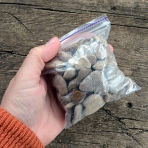 Set of 77pcs Heart Shaped Beach Stones, Tiny Sea Pebbles, Craft ...