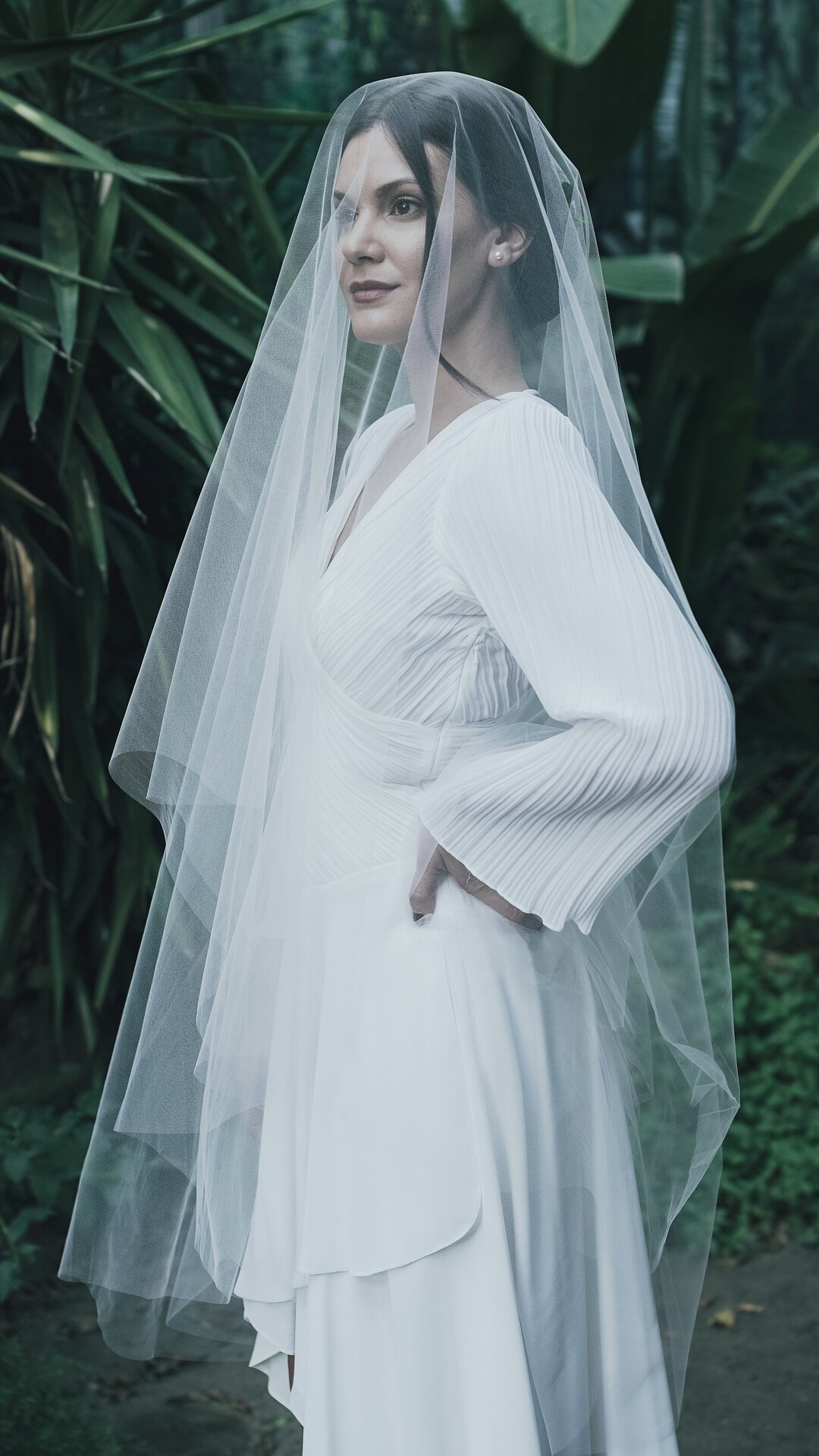 Grace Waltz Length Circle Drop Bridal Veil: Classic Tulle, Natural Edge ...