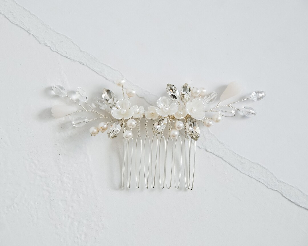Scattered Flower Bud Hair Comb | Simple and Modern Wedding Accessories ...