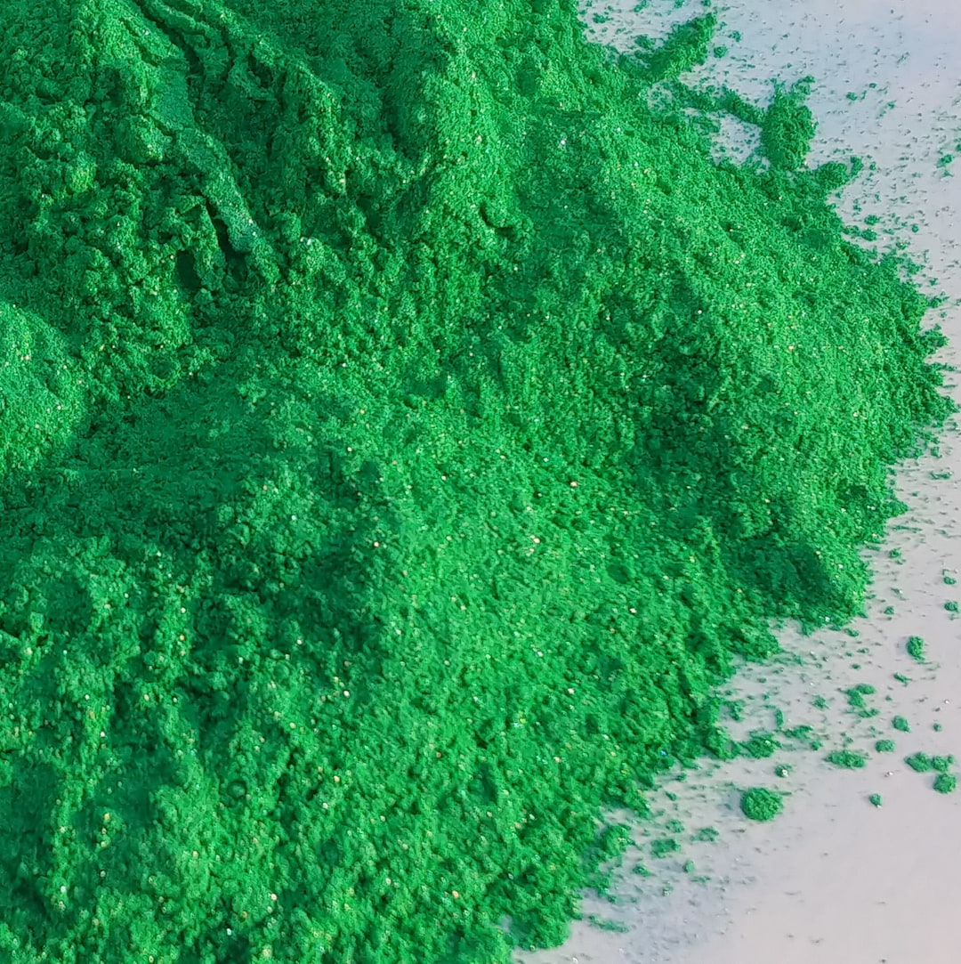 EMERALD ISLE Pigmented Mica Powder - Green Shimmer Powder / Nail Art ...