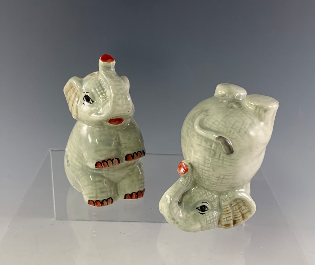 Circus Elephants Salt and Pepper Set - Etsy