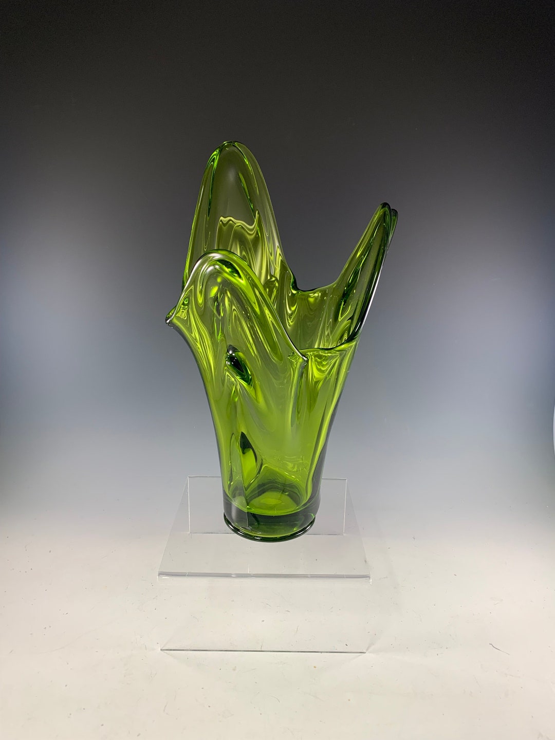 Viking Art Glass Epic Line 6654 Tundra Flared Vase in Avocado - Etsy