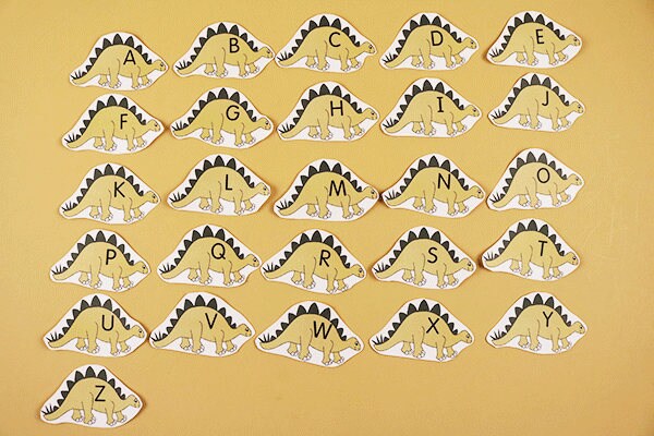 Upper & Lowercase Letters - Dinosaur Letters -printable File Folder ...