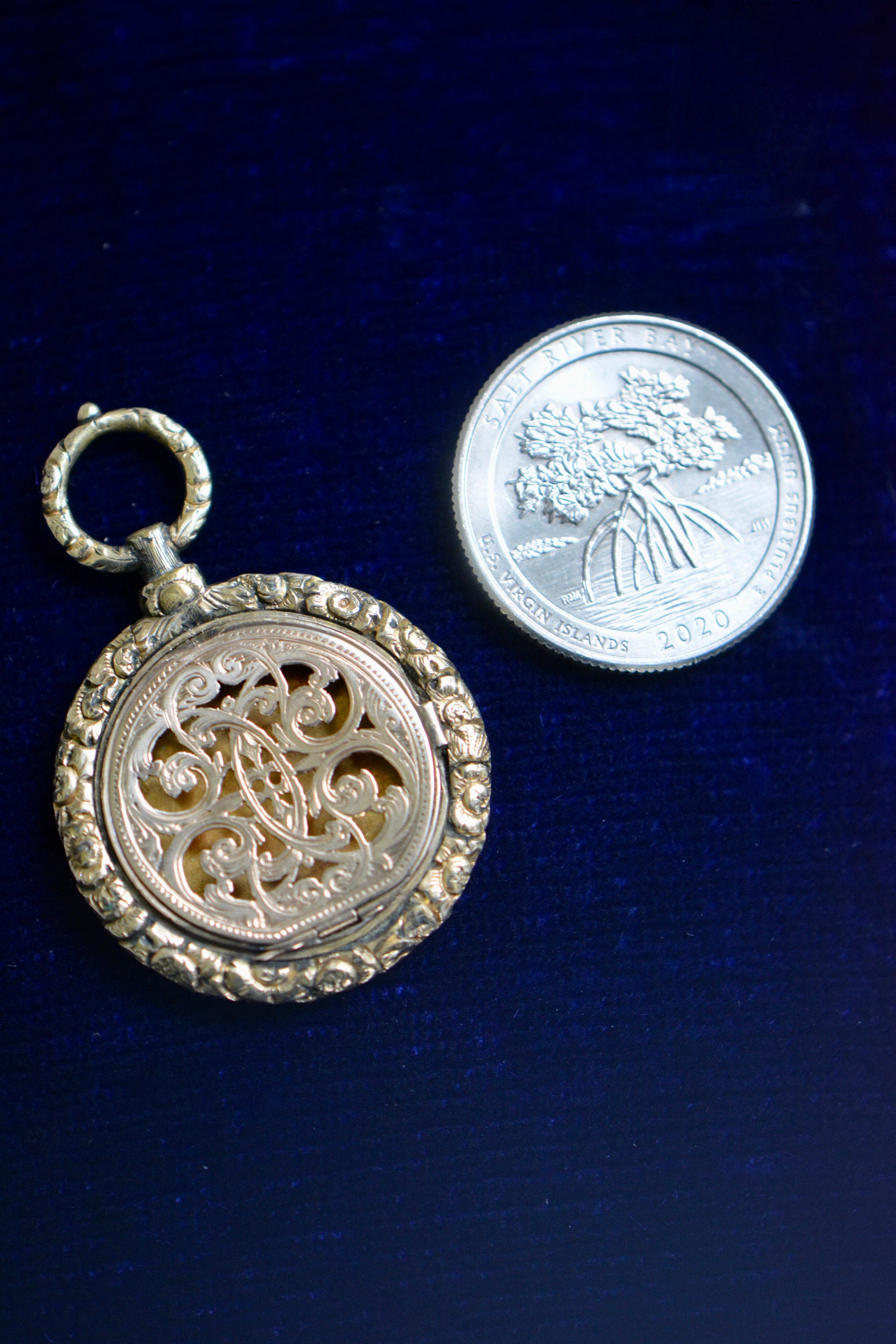 Victorian Filigree Design Round Locket Photo Locket 1800s - Etsy