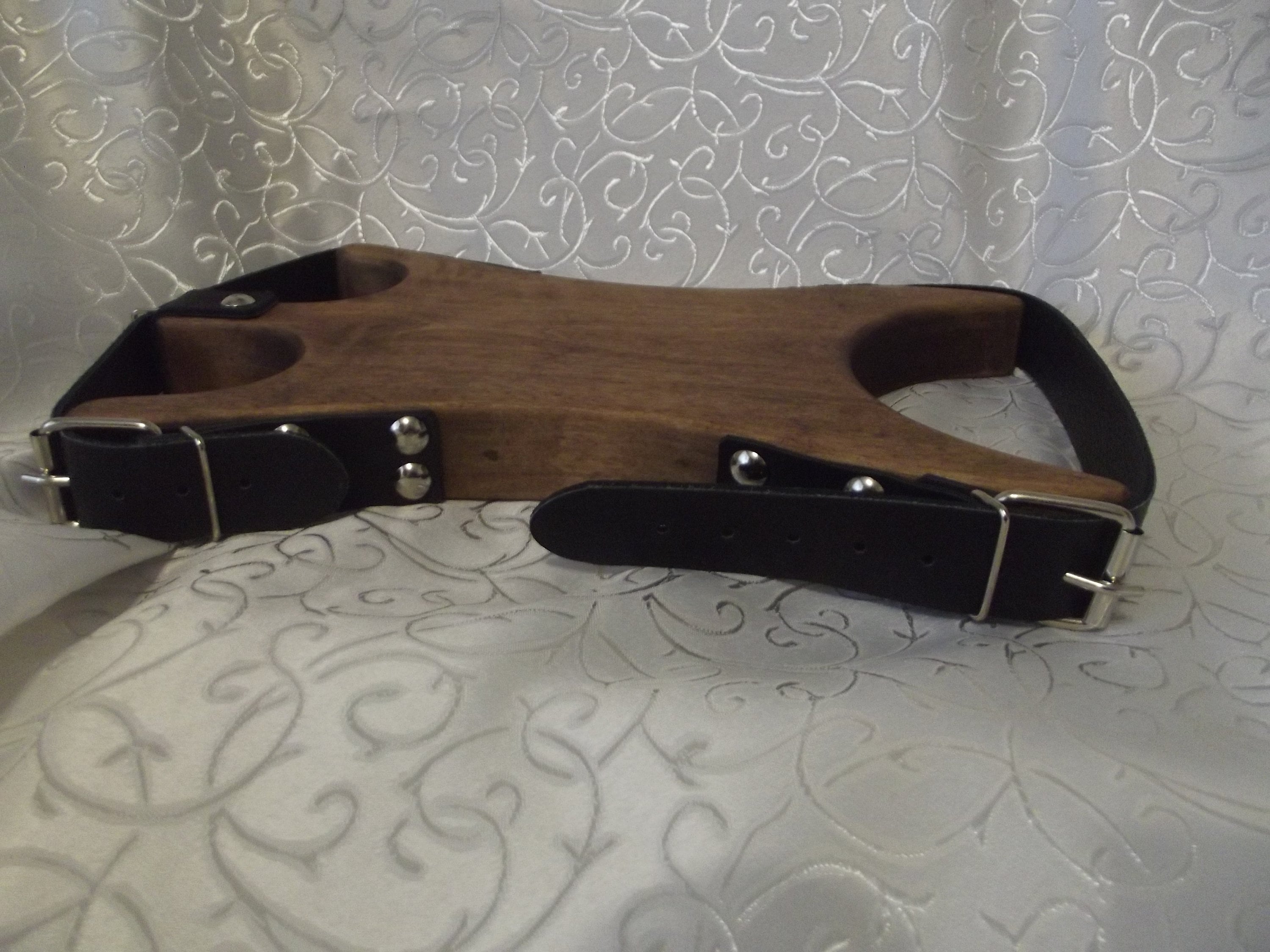 Mature BDSM Restraint Fastening the Neck and Wrists Leather Sex Toys ...