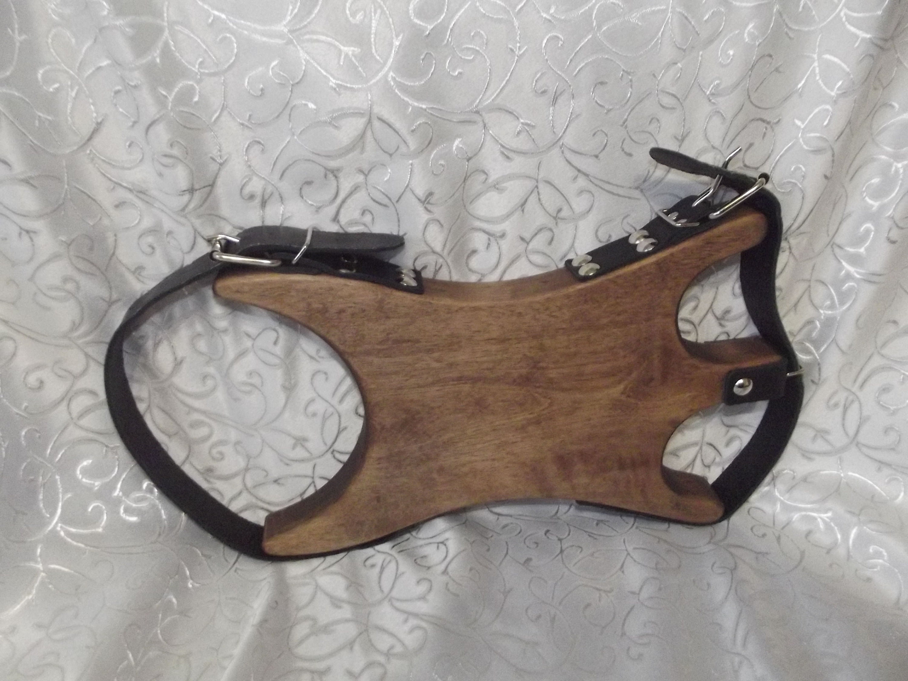 Mature BDSM Restraint Fastening the Neck and Wrists Leather Sex Toys ...