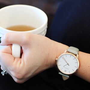 Womens Gold Watch, Mother Gift, Leather Watch, Minimalist Watch ...