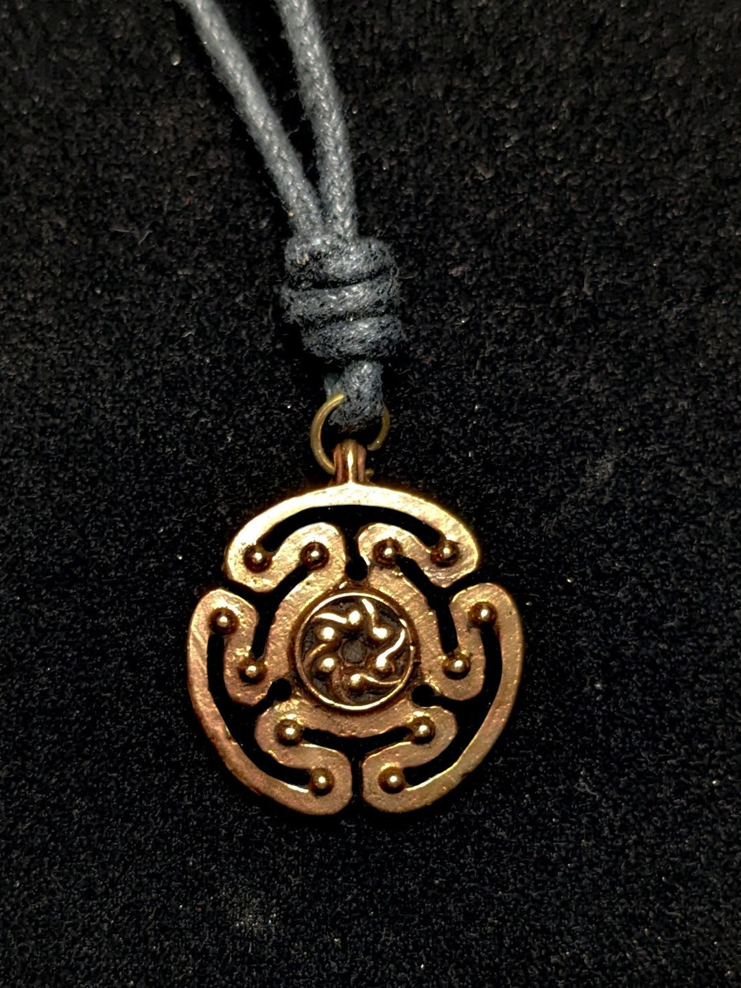 Small Symbol of Hekate Pendant Necklace - Etsy