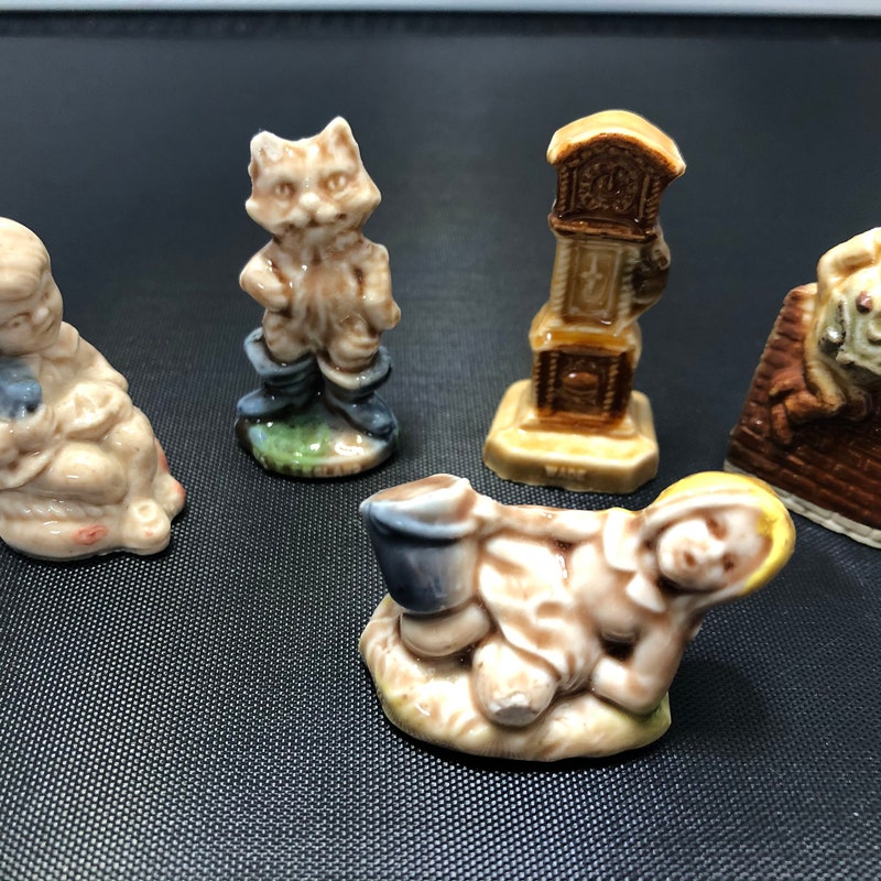 Wade Figures - Etsy