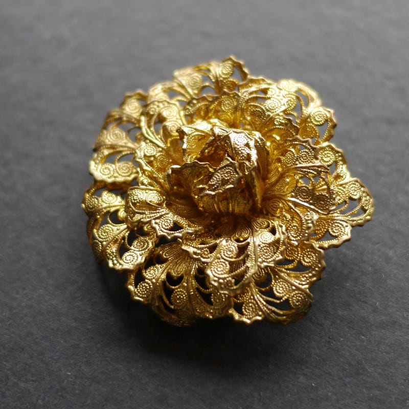 Gold Filigree Brooch - Etsy