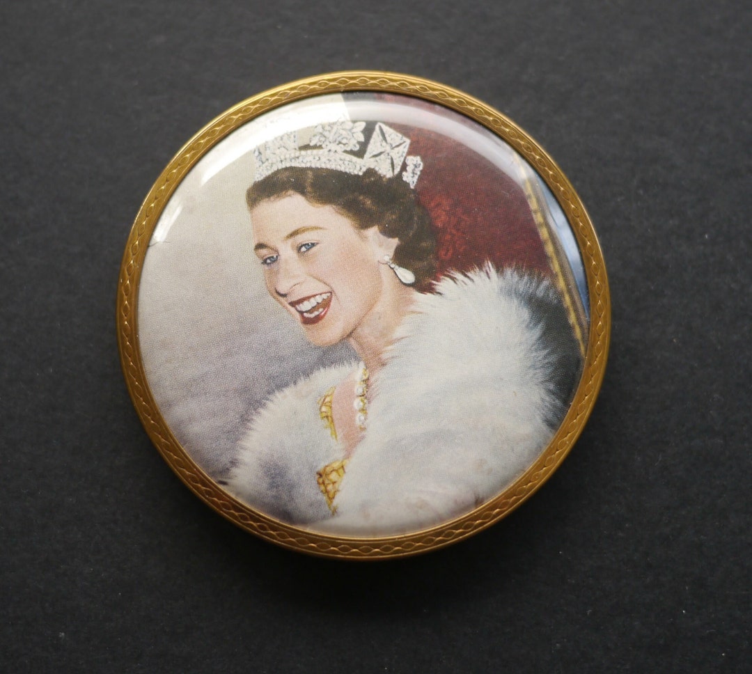 Vintage Queen Elizabeth Laughing Coronation Powder Compact 1953 mark on ...