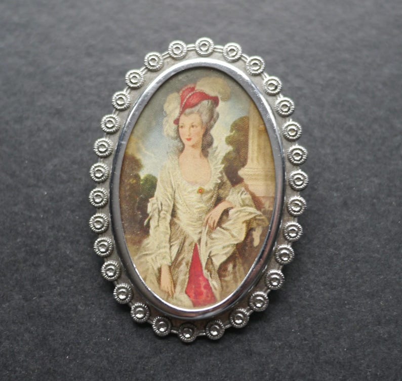 Portrait Brooch, Print of Georgian Lady in White Dress - Etsy