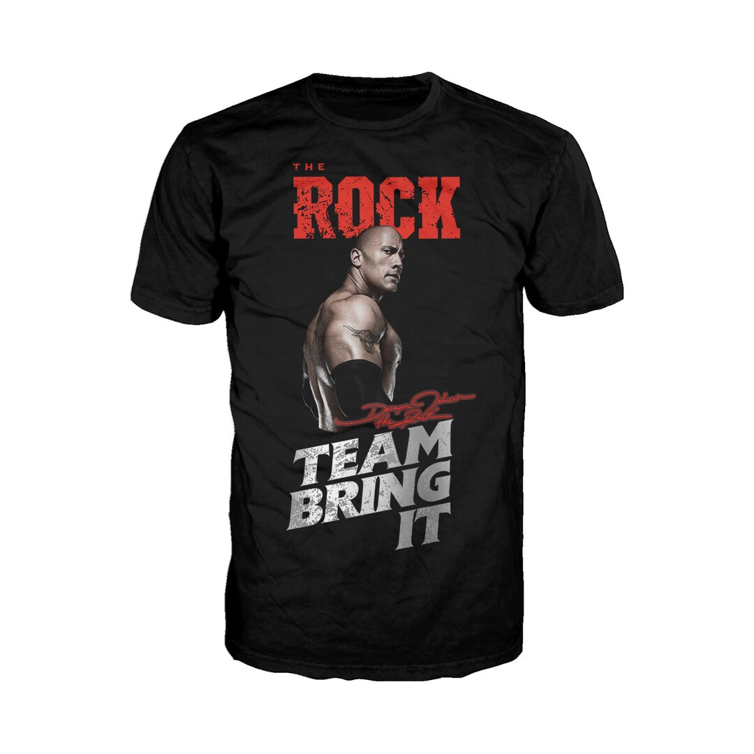 WWE The Rock Showtime Team BRING IT Camiseta oficial para hombre lavado ...
