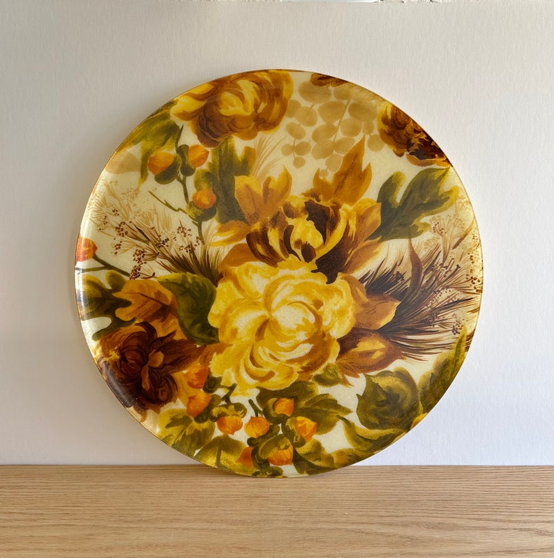 Mod 70s Round Flowered Serving Tray in Shades of Yellow Gold - Etsy