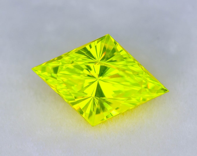 Precision Cut - 3.99ct Lab Lumo Garnet YAG – Yttrium Aluminum Garnet ...