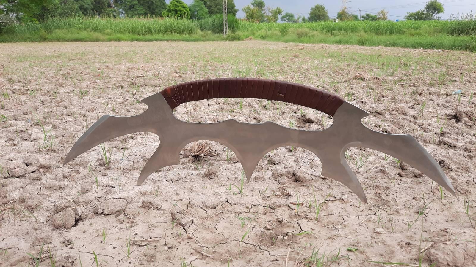 Klingon sword of Kahless Bat'leth. High Quality Hardened Steel Star ...