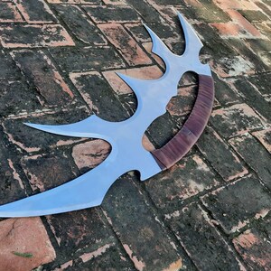 Klingon sword of Kahless Bat'leth. High Quality Hardened Steel Star ...