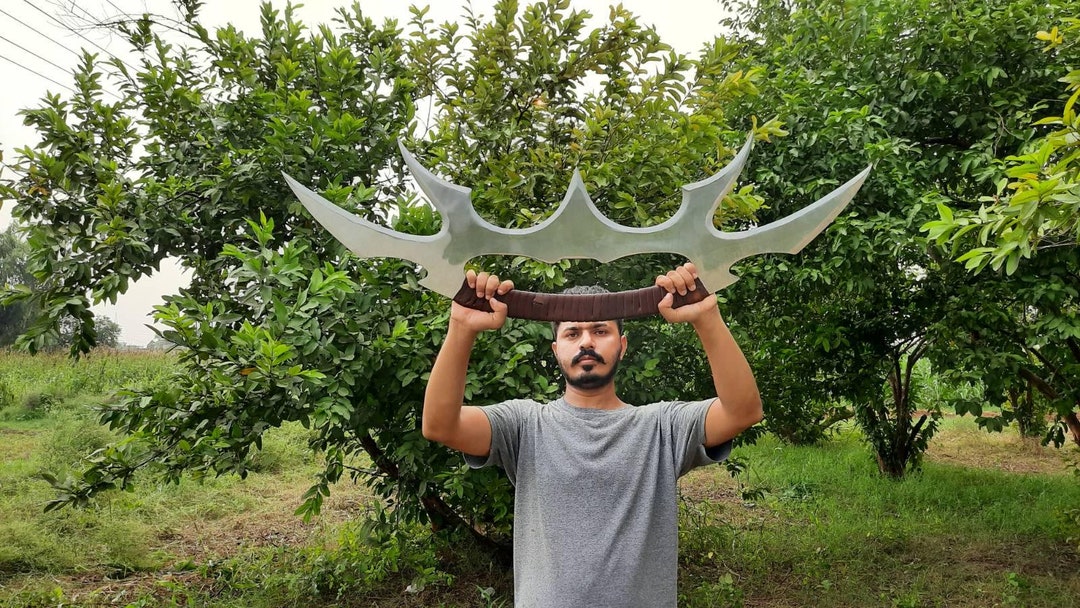 Klingon sword of Kahless Bat'leth. High Quality Hardened Steel Star ...