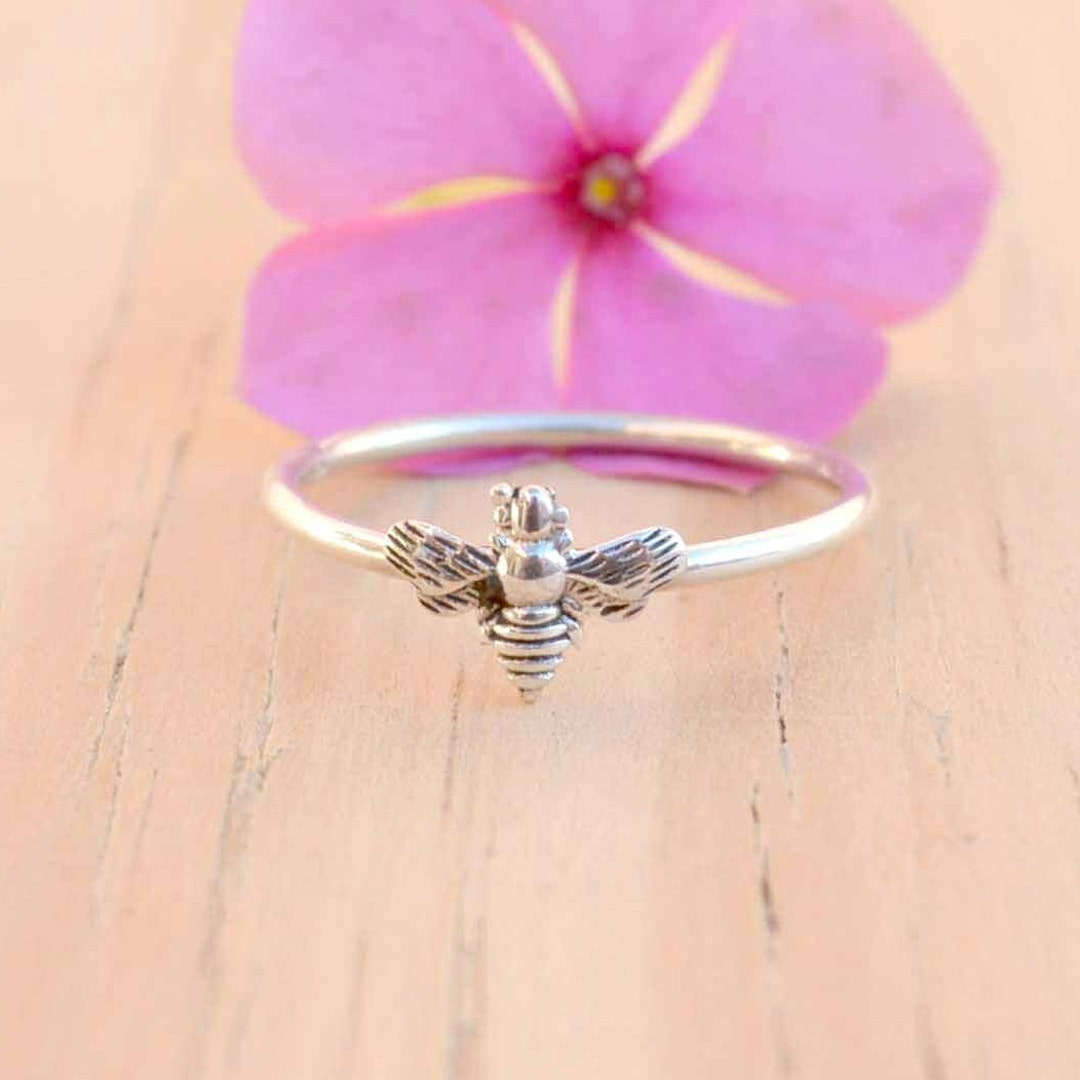 Honey Bee Ring Sterling Silver, Minimalist Women Ring Band, Silver Bee ...