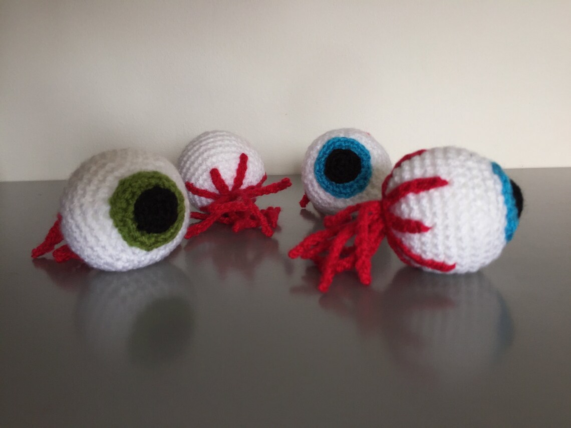Halloween Spooky Eyeball Crochet Pattern | Etsy