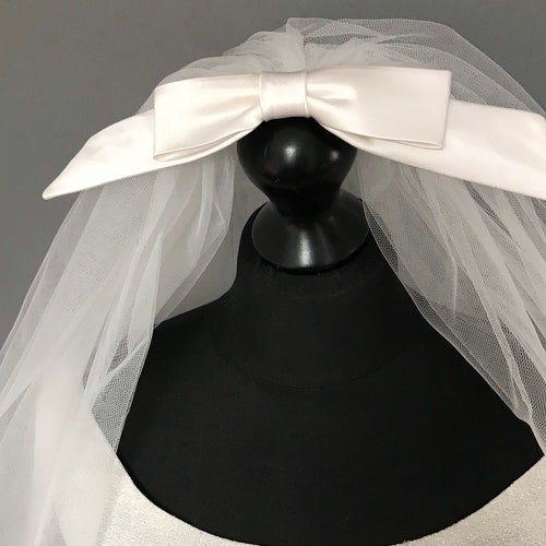 Short 60s Style Veil With Bow Detail - Etsy