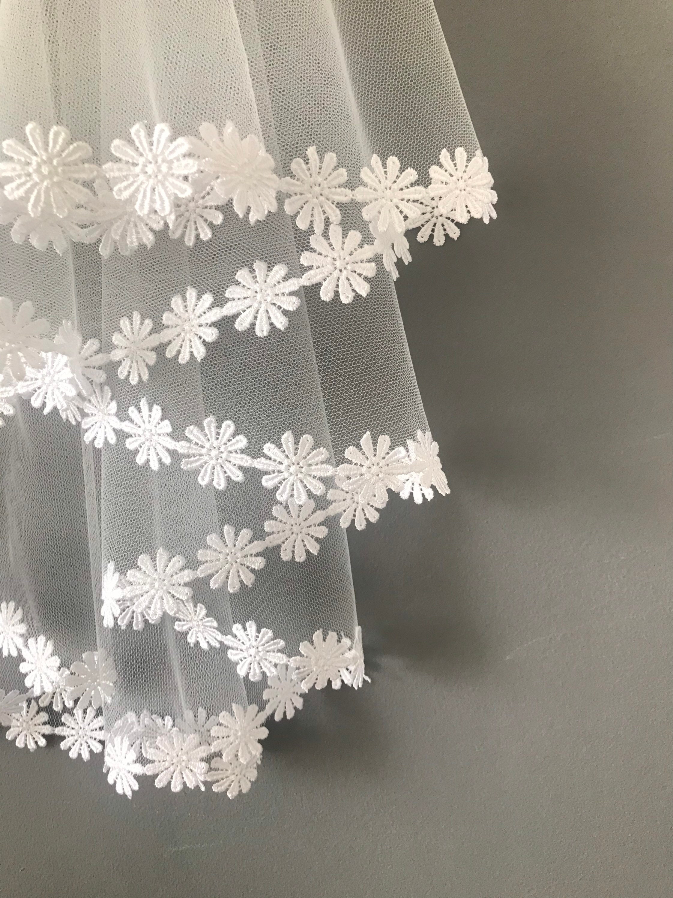 Daisy Lace Edged Flower Wedding Veil | Etsy