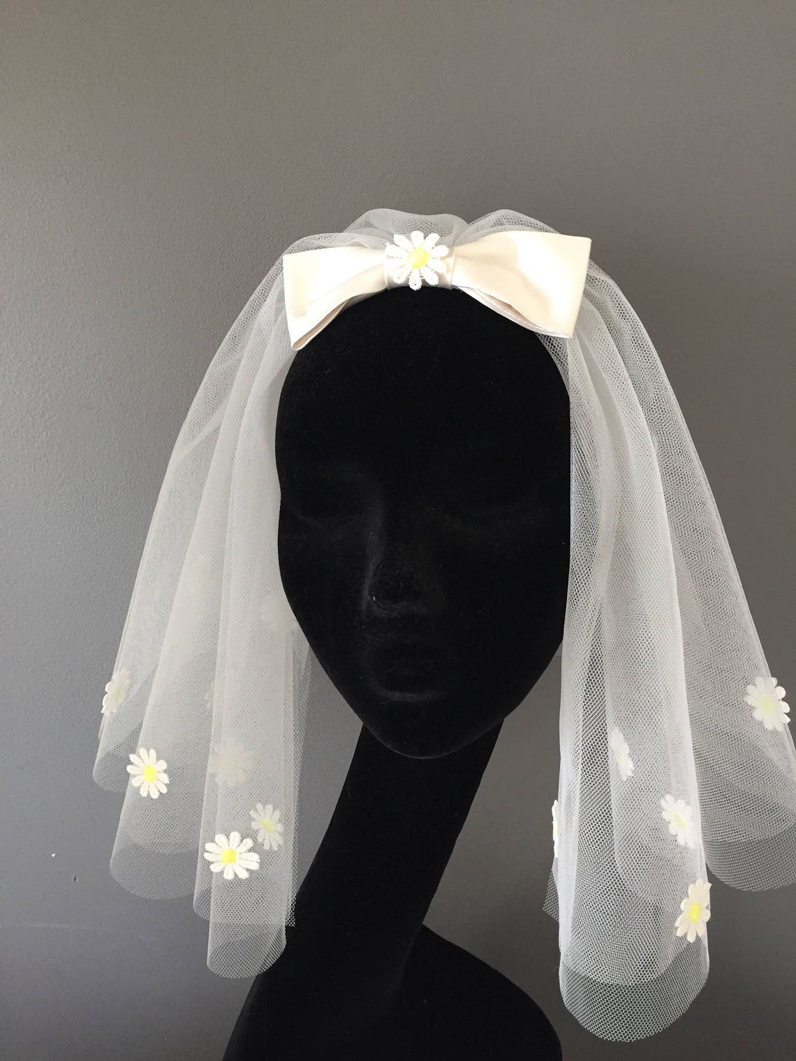 Daisy Veil, Short 60s Inspired Veil - Etsy UK