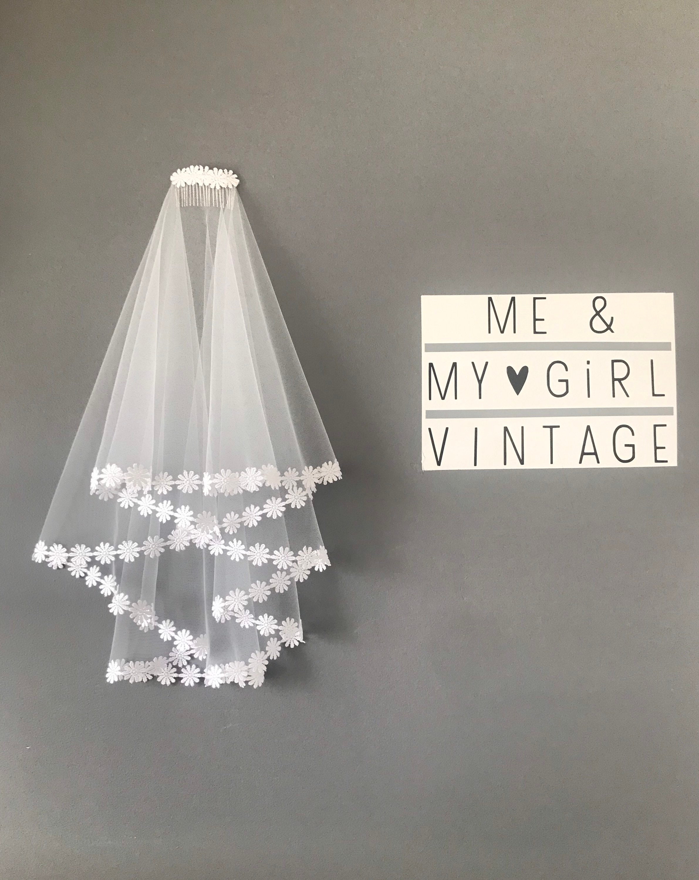 Daisy Lace Edged Flower Wedding Veil | Etsy