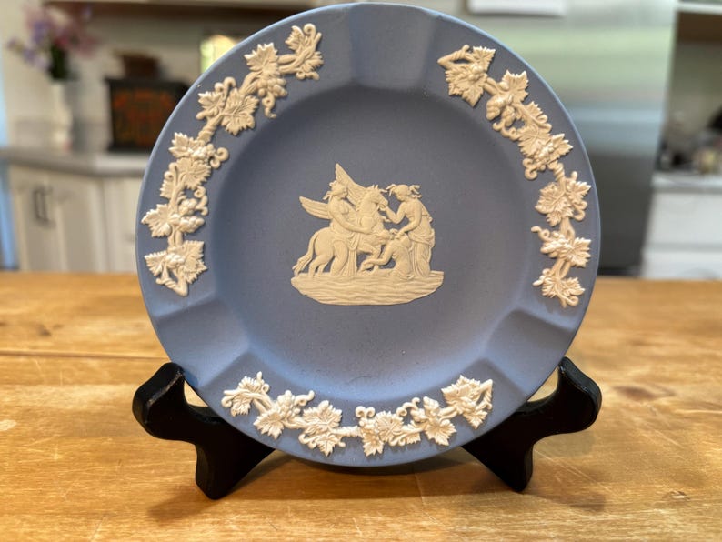 Vintage Collectible PERFUME BOTTLES - Avon Mesmerize Cologne Cobalt ...