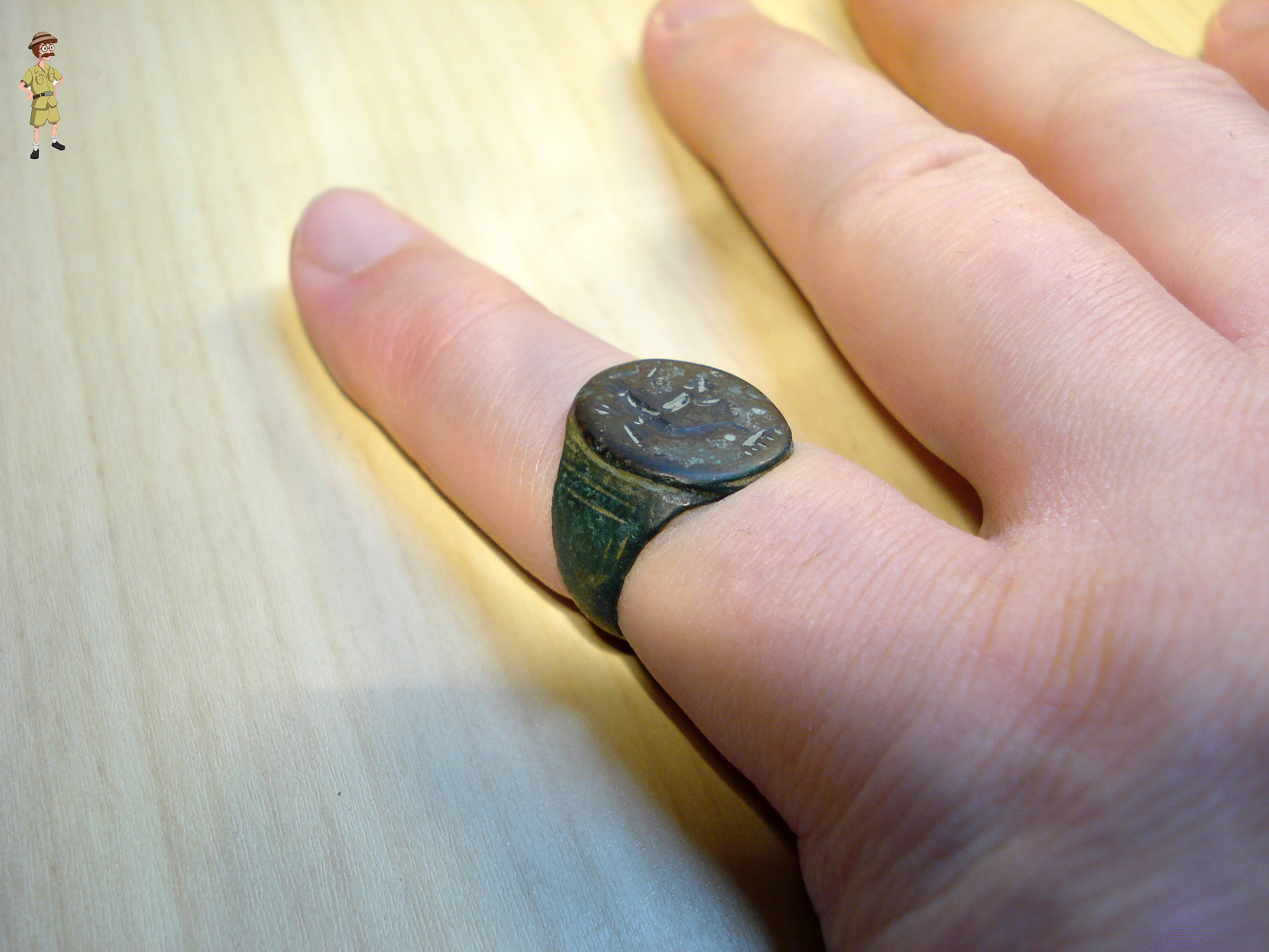 Ancient Bronze ROMAN RING With Eros and Dolphin Year 80 - 190, 1st ...