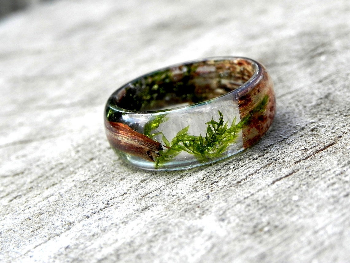 Wood moss ring Men moss ring Moss resin ring Forest bark | Etsy