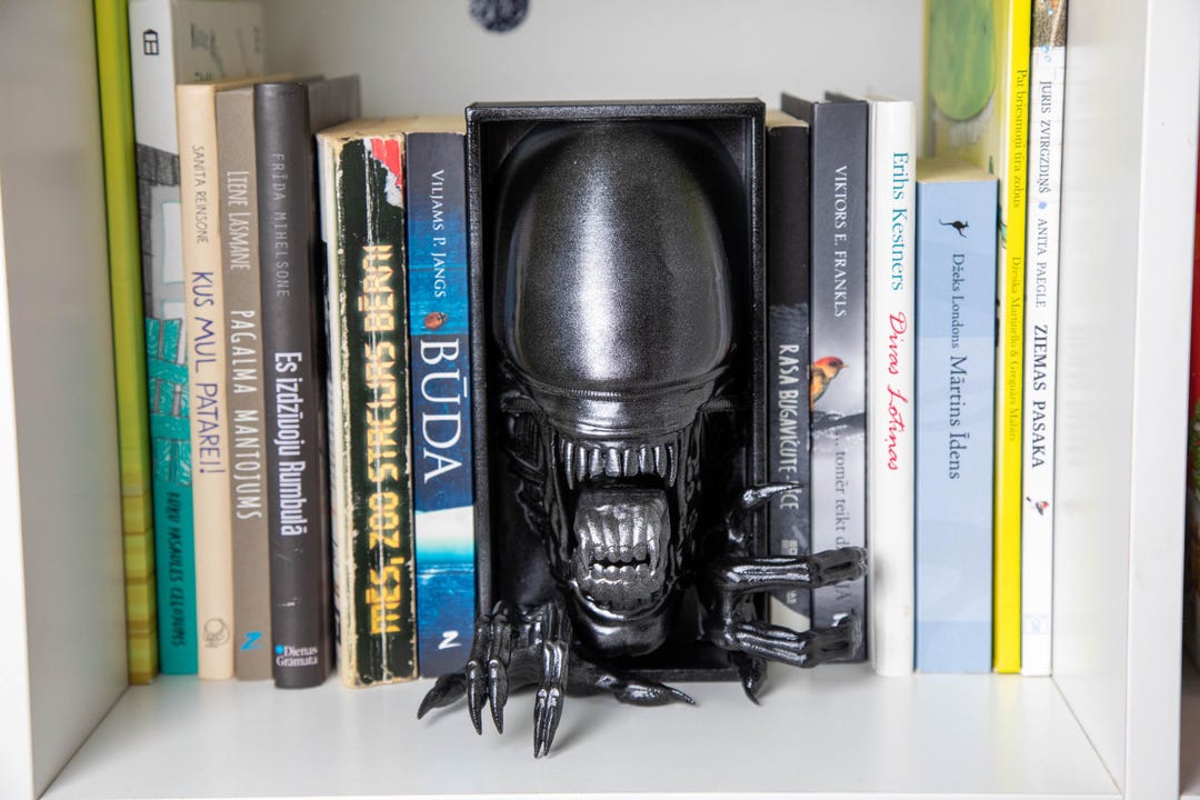 Alien Bookend, Book Nook, Xenomorph, H.R. Giger, Alien Movie, Sci-fi ...